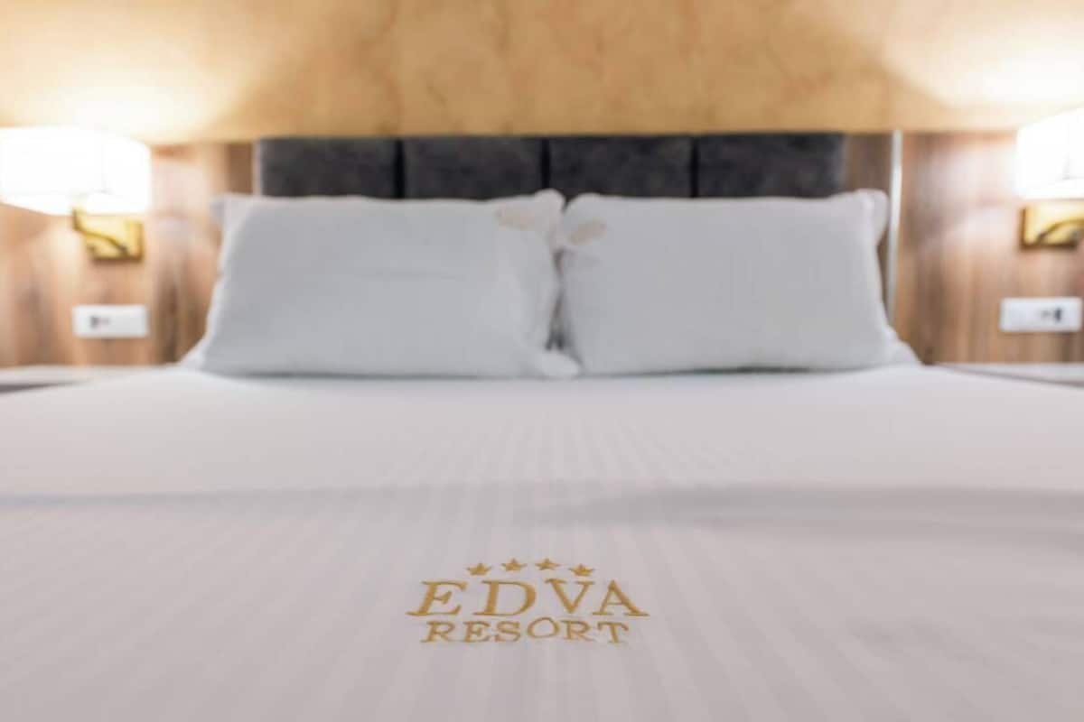 Escrivaninha, Wi-Fi de cortesia, roupa de cama