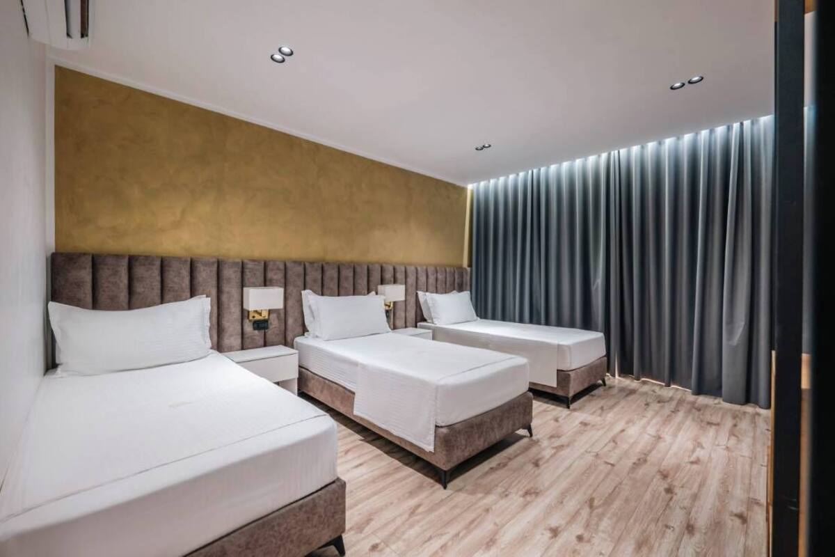 Escrivaninha, Wi-Fi de cortesia, roupa de cama