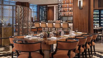2 restaurantes, pequenos-almoços servidos, cozinha tailandesa