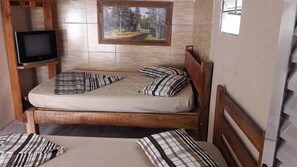Quarto triplo | Wi-Fi de cortesia, roupa de cama