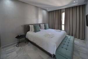Suite, varanda (Panorama) | Roupa de alta qualidade, com mobília individualizada 