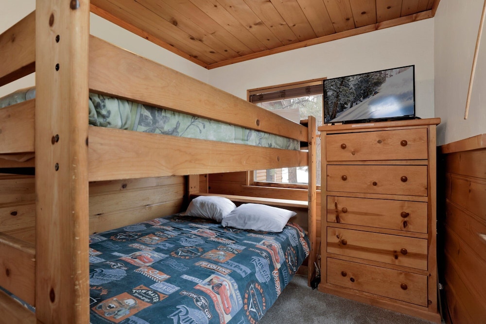 Little Bear #1079 - Big Bear Lake, CA