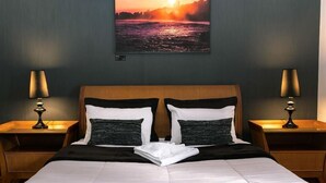 Quarto Duplo Deluxe, 1 cama queen-size, Vista para a cidade | Lençóis de algodão egípcio, roupa de alta qualidade 
