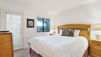 Condo, várias camas, varanda, vista para a montanha (1218) | 2 quartos, individualmente decorados, individualmente mobiliados