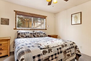 2 quartos, com decoração personalizada, com mobília individualizada 