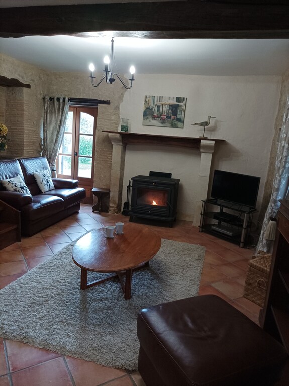 Geräumiges Ferienhaus, Privater Pool Mit Toller Aussicht, Gut Zum Wandern, Golf Gegenüber - Aquitanien