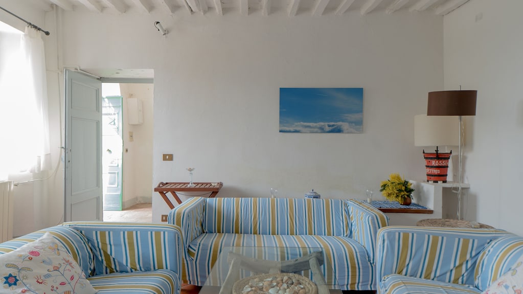 地中海の香水と色彩に囲まれたファームハウスは、最大9人が快適に眠れます - カマイオーレ