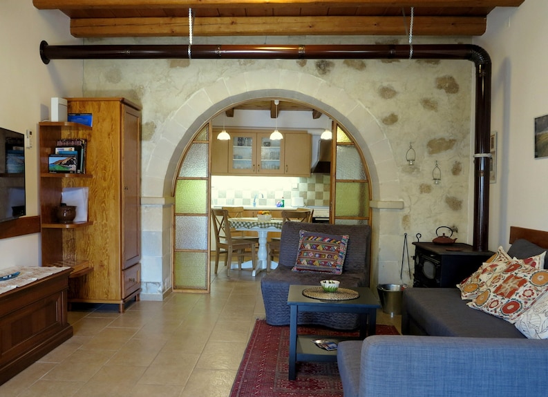 Camera In Pietra Tradizionale Meravigliosamente Rinnovata In Vori, Creta Del Sud, Grecia. - Creta