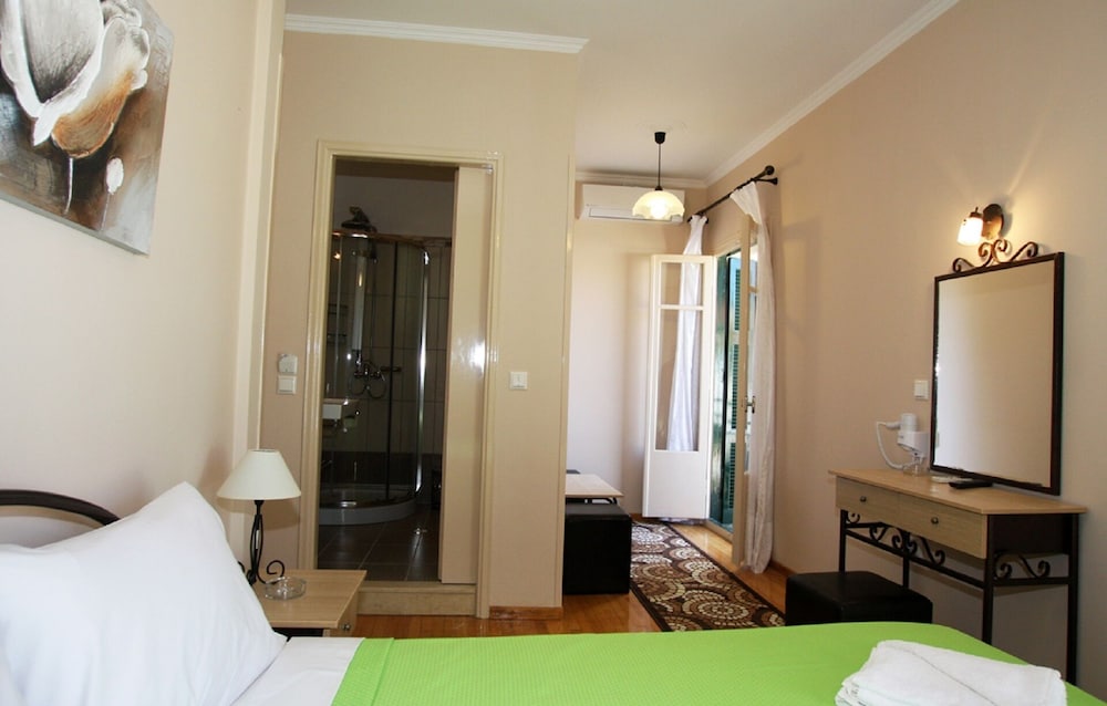 Lefcothea Guest Room 1 On Harbour Of Lakka Paxos - Paxi