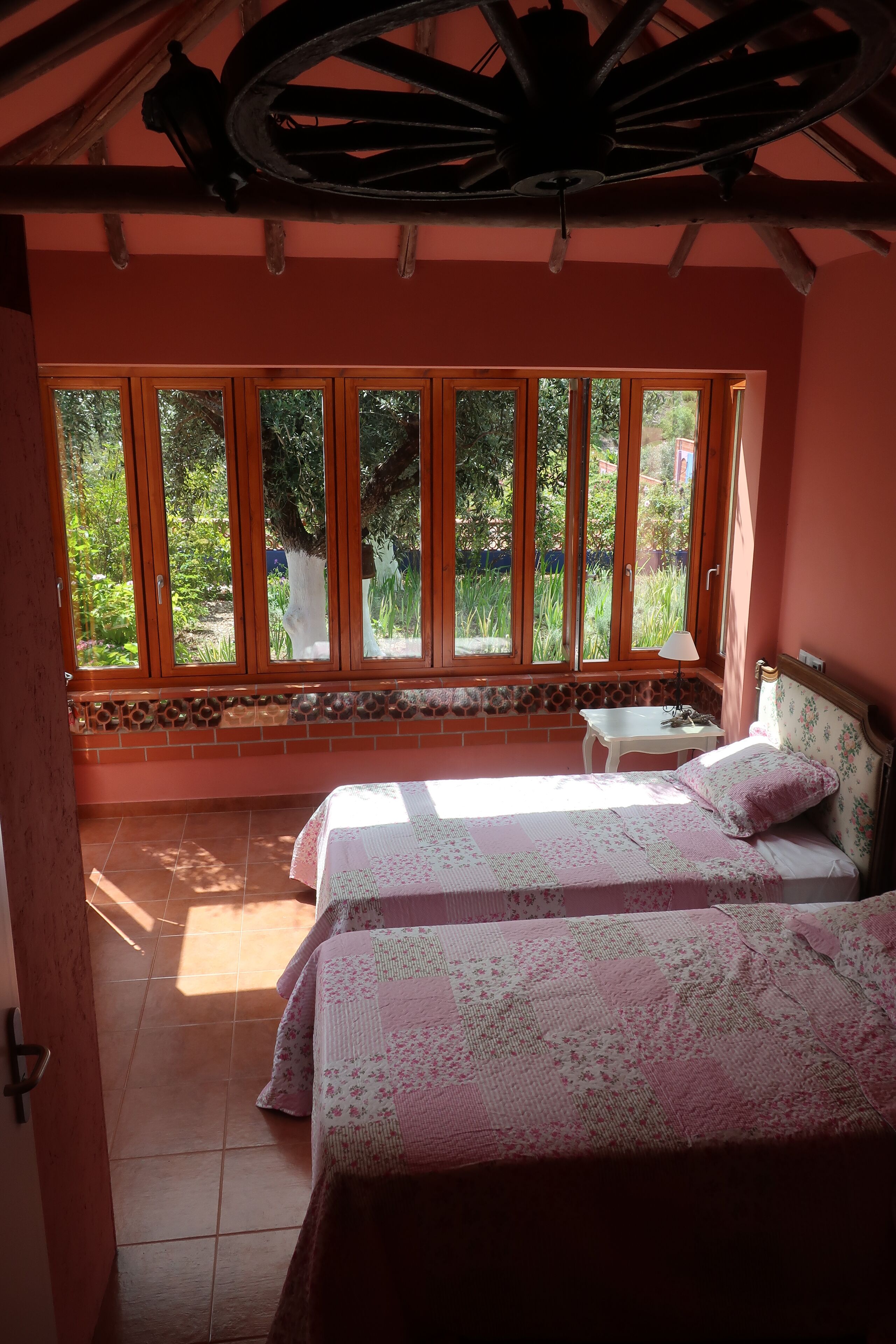 Far From The Madding Crowd: Escape To The Casa Aloes, Biouv Scanned Clean & Safe - Madeira