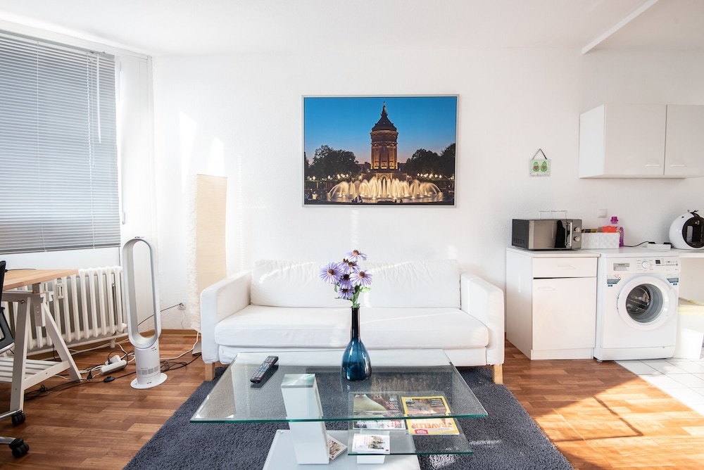 High-quality Studio In Prime Location! - Mannheim