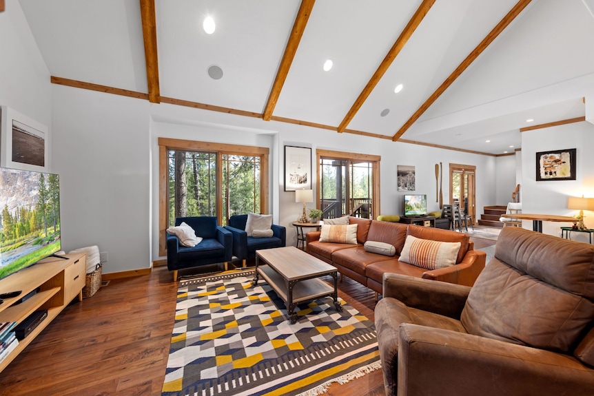 Starlight Retreat At Gray's Crossing By Tahoe Getaways - Centrally Located, Hot Tub, Dog Ok - Truckee, CA