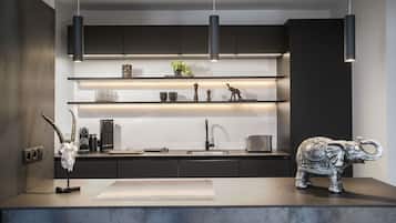 Geladeira, fogão, cooktop, lava-louças