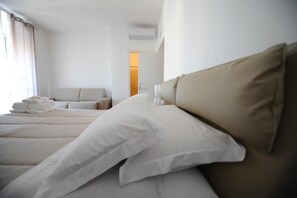 Suite | Minibar, com decoração personalizada, com mobília individualizada 