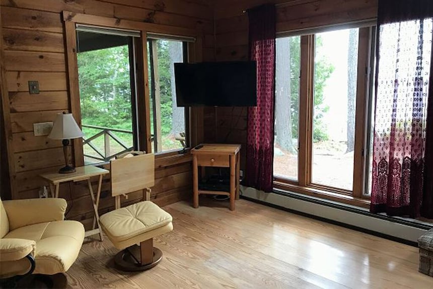 Great Pond Waterfront: Dog-friendly Home Near Colby College - Waterville, ME