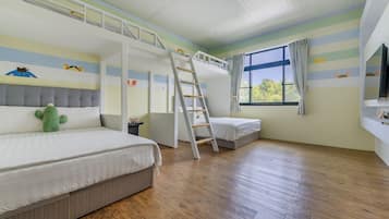 Quarto Familiar | Cortinas/cortinados opacos, Wi-fi grátis