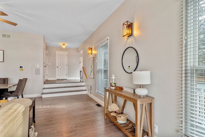 Stunning Lake House With Sunset Views! - Fox Lake, IL