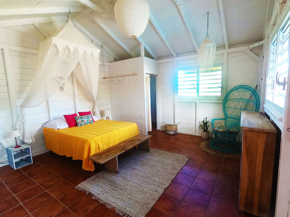 Casa Bohème - Villa De Cuatro Habitaciones Con Piscina - Guadalupe