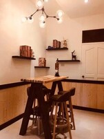 Quarto Quádruplo Familiar | Sala de estar | TV de ecrã plano 