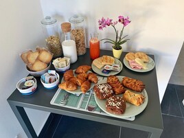 Pequeno-almoço tipo buffet diário incluído 