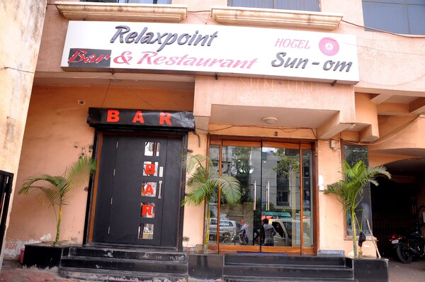 Hotel Sun-om - Raipur