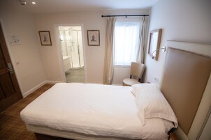 Escrivaninha, Wi-Fi de cortesia, roupa de cama