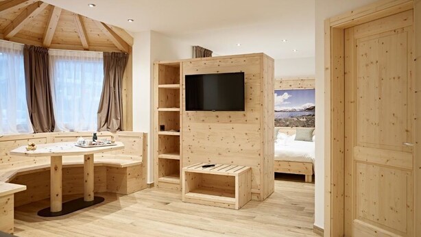Quarto quádruplo conforto (Quarzo) | Sala de estar