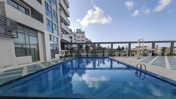 Piscina interior, piscina exterior