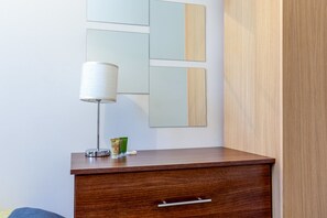 Quarto Deluxe (4) | Com mobília individualizada, secretária, Wi-fi grátis 