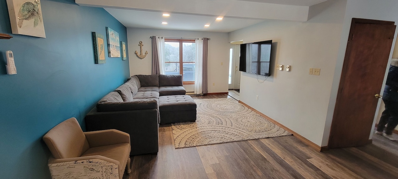 Secluded, Private Pool. Steam/sauna. Hot Tub. Wifi. Pool Table - Palmerton, PA