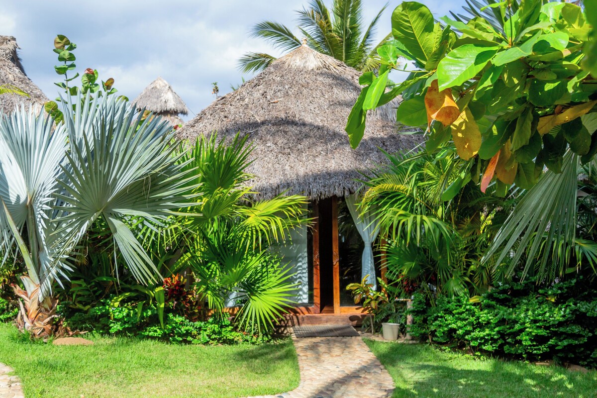 Bangalô, vista para o jardim | Cofres nos quartos, Wi-Fi de cortesia, individualmente decorados