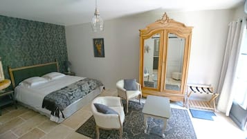 Quarto Familiar (Charme) | Com decoração personalizada, com mobília individualizada