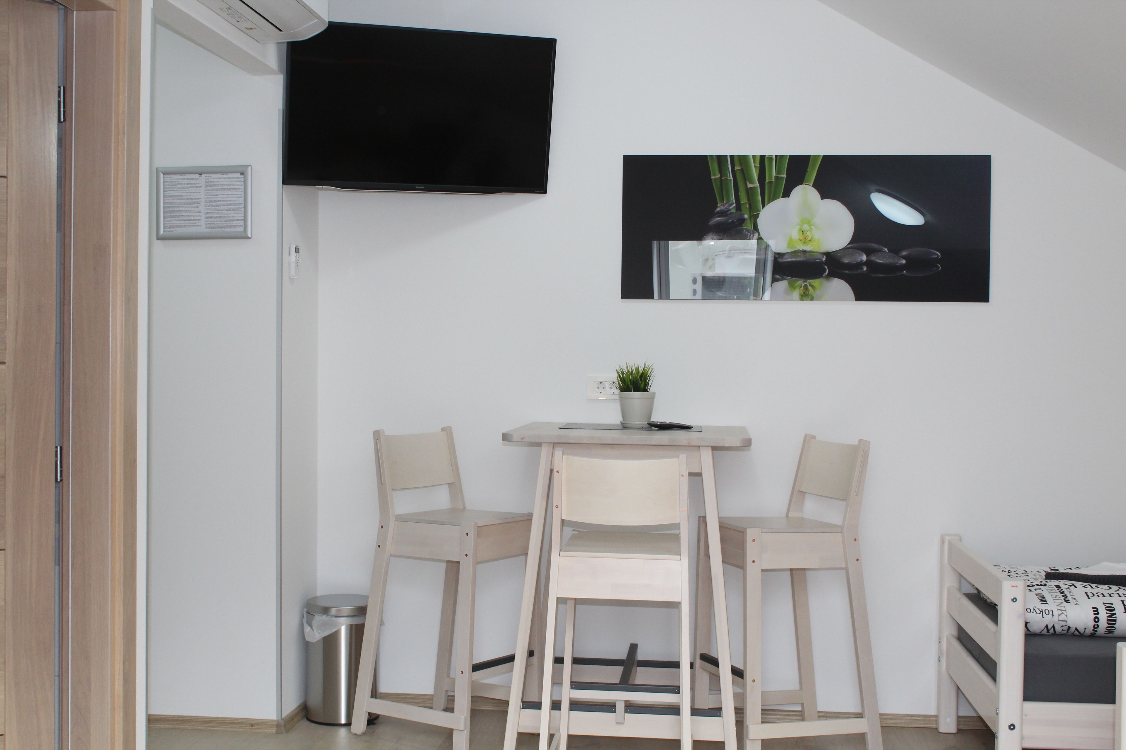 Quarto (3) | Opções para refeição no quarto