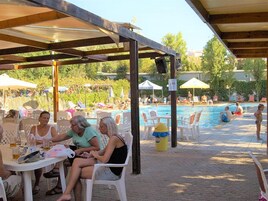 Bar à beira da piscina