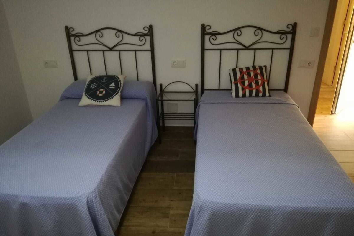 Berços/camas para crianças grátis, camas desdobráveis