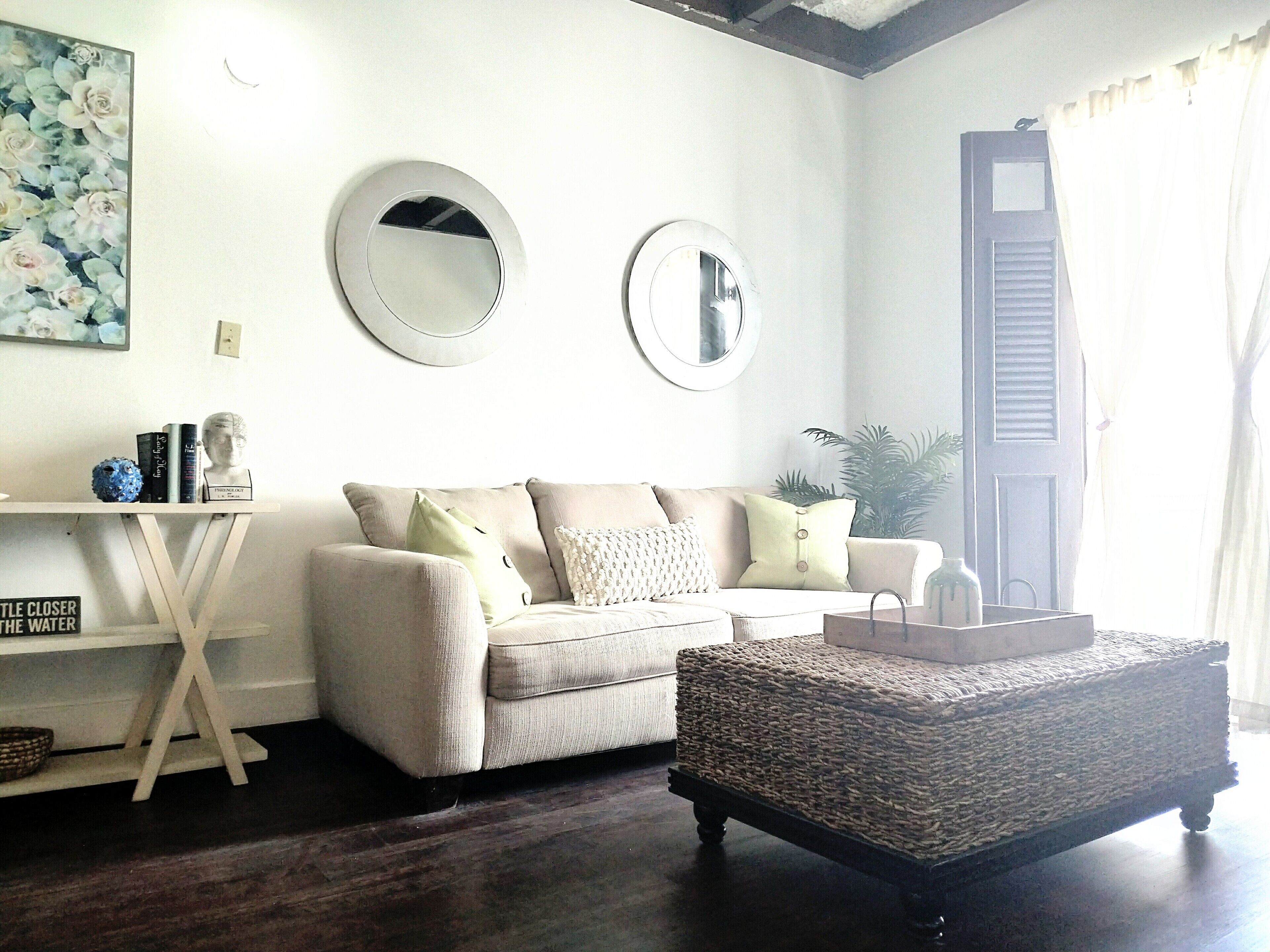 Zen Atlantis Place | Sala | Televisor de ecrã plano de 20 polegadas com canais por cabo, televisor 