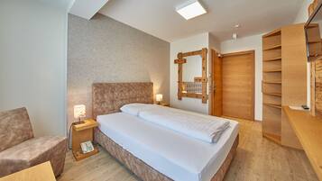 Quarto solteiro, sacada | 2 quartos, roupas de cama antialérgicas, frigobar, cofres nos quartos