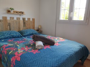 Bangalô luxo, 3 quartos | Ferros/tábuas de passar roupa, berços grátis, berço de viagem