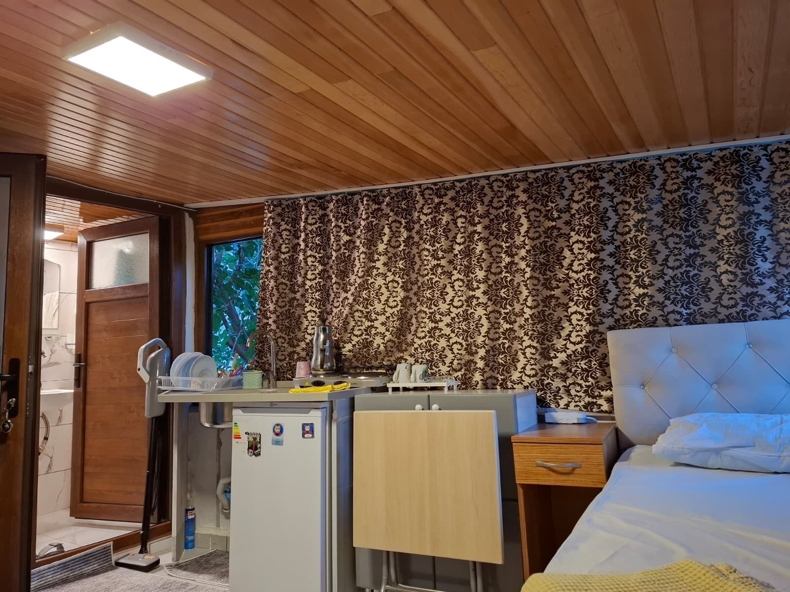 Suíte estúdio clássica, vista para o jardim | 2 quartos, cofres nos quartos, cortinas blackout, quartos à prova de som