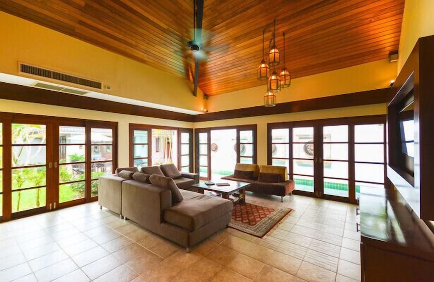 Private Courtyard Villa & Gardens - 普吉府