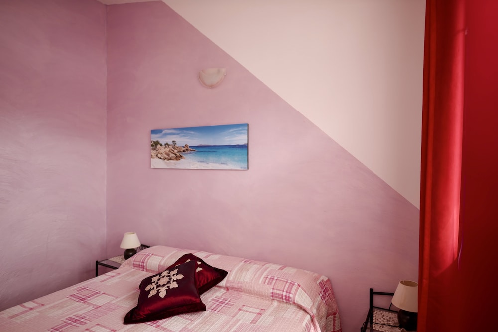 Nice Little Villa Ideal To Enjoy The South Of Corsica Quiet - Figari