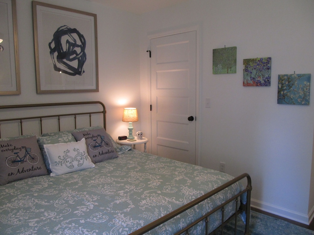 Ridgedale Roost. The Exquisite Home On Missionary Ridge. - Signal Mountain, TN