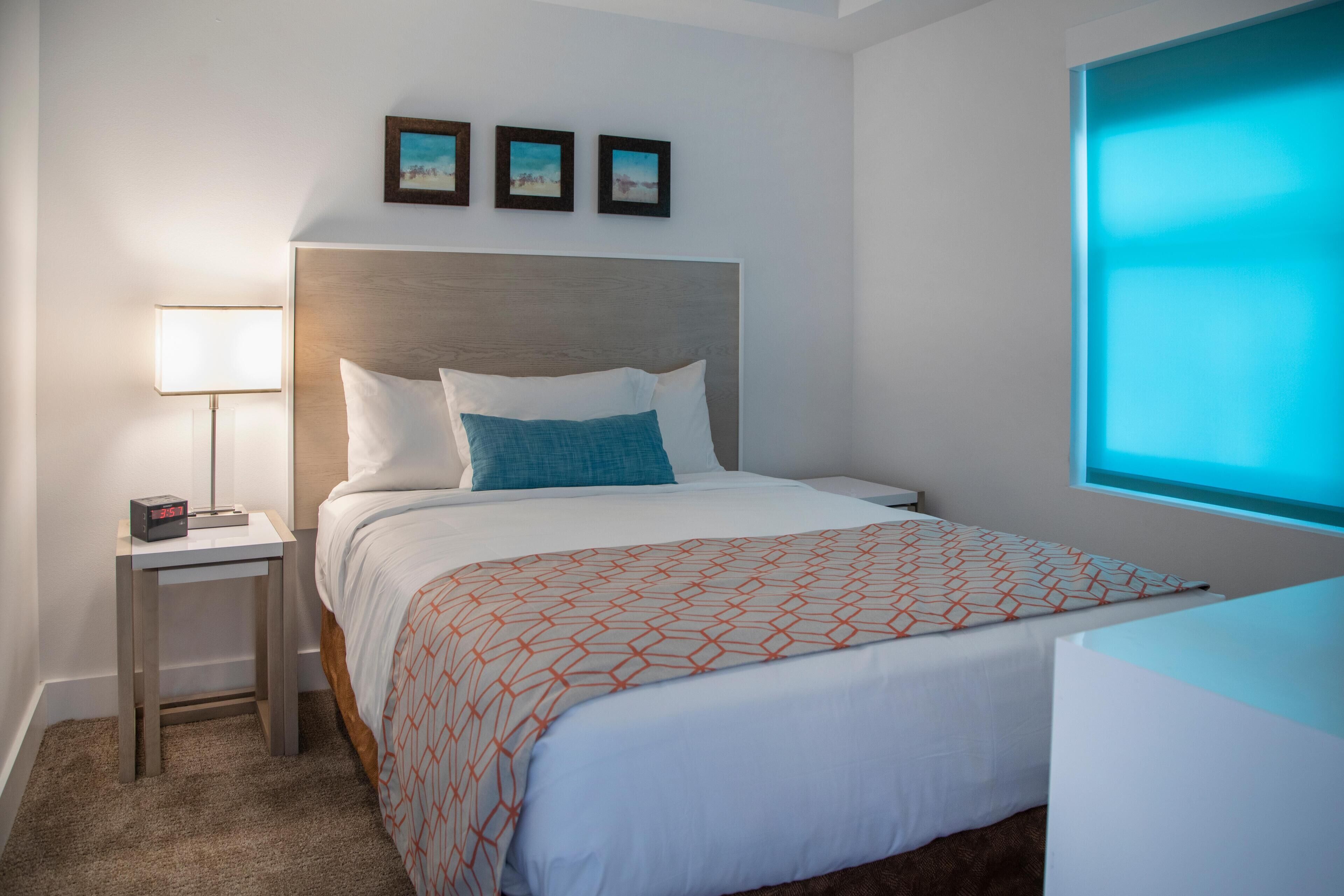 2br Condo: Bay Views, Pool, Balcony - St. Pete Beach, FL
