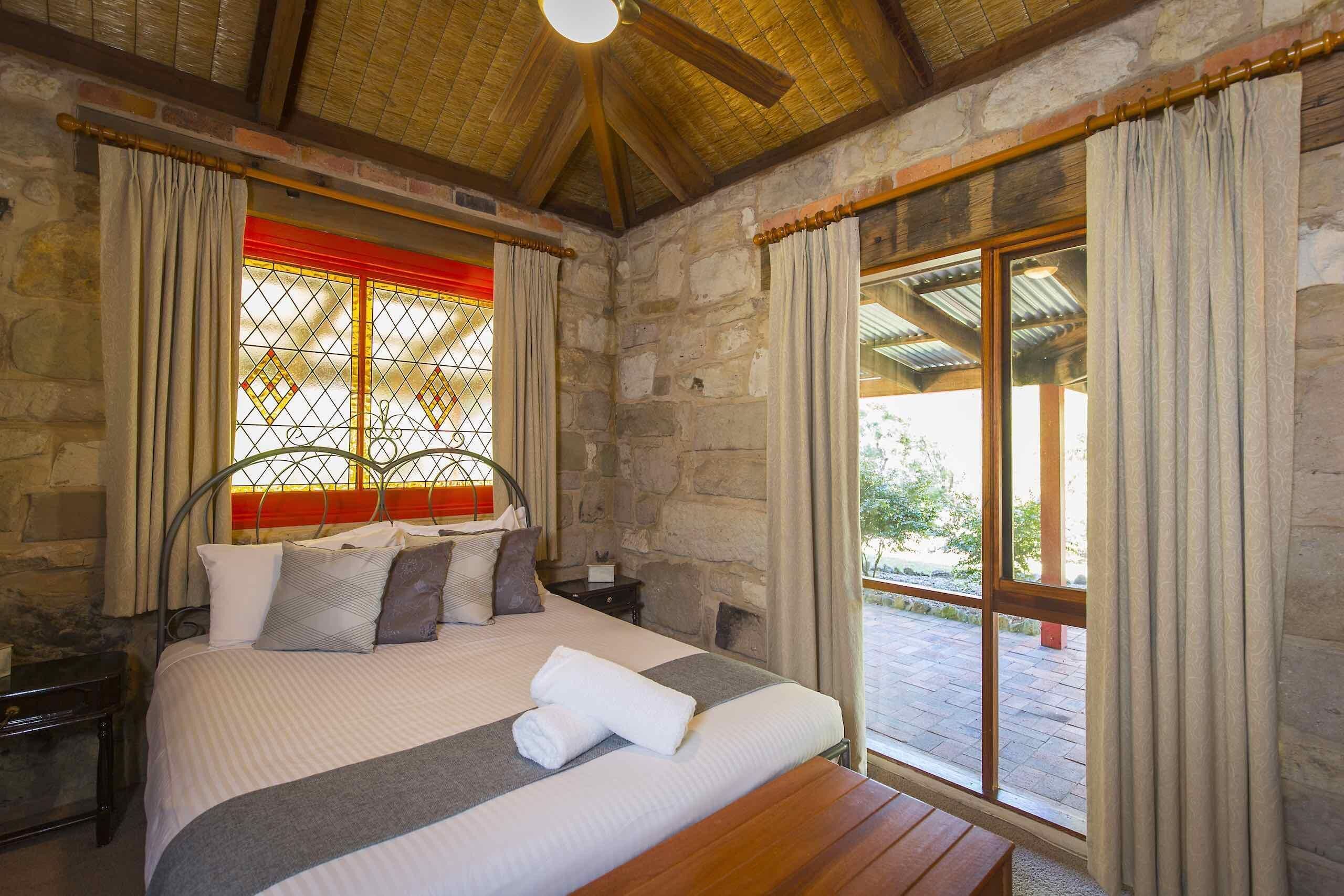 Monkey Place Country House - Casa De Piedra Arenisca úNica En El Cazador - No Hay Nada Como Monkey Place - Broke