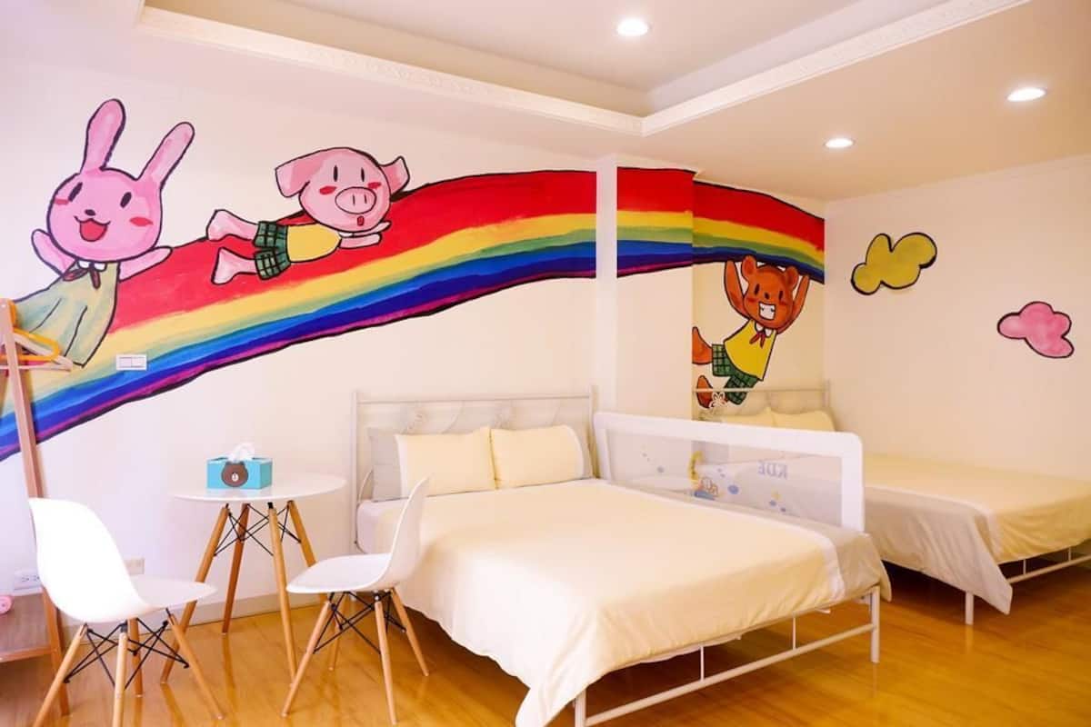 Quarto Quádruplo Deluxe | Cortinas/cortinados opacos, camas desdobráveis, Wi-fi grátis