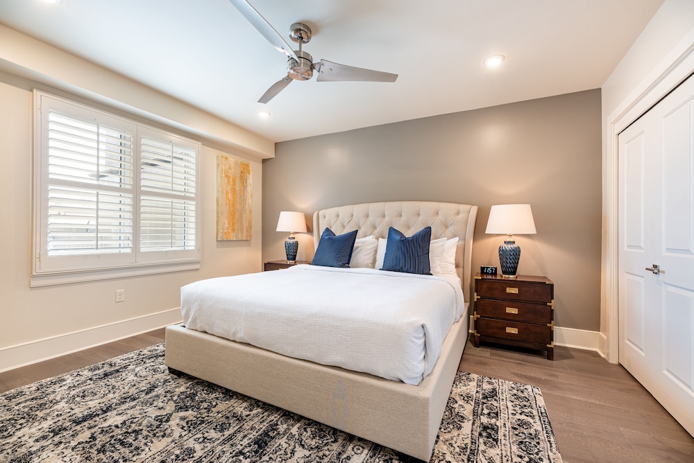 Voted Best Penthouse In Downtown Nola! 2 Queen Sleeper Sofas+large Private Terrace - Gretna, LA