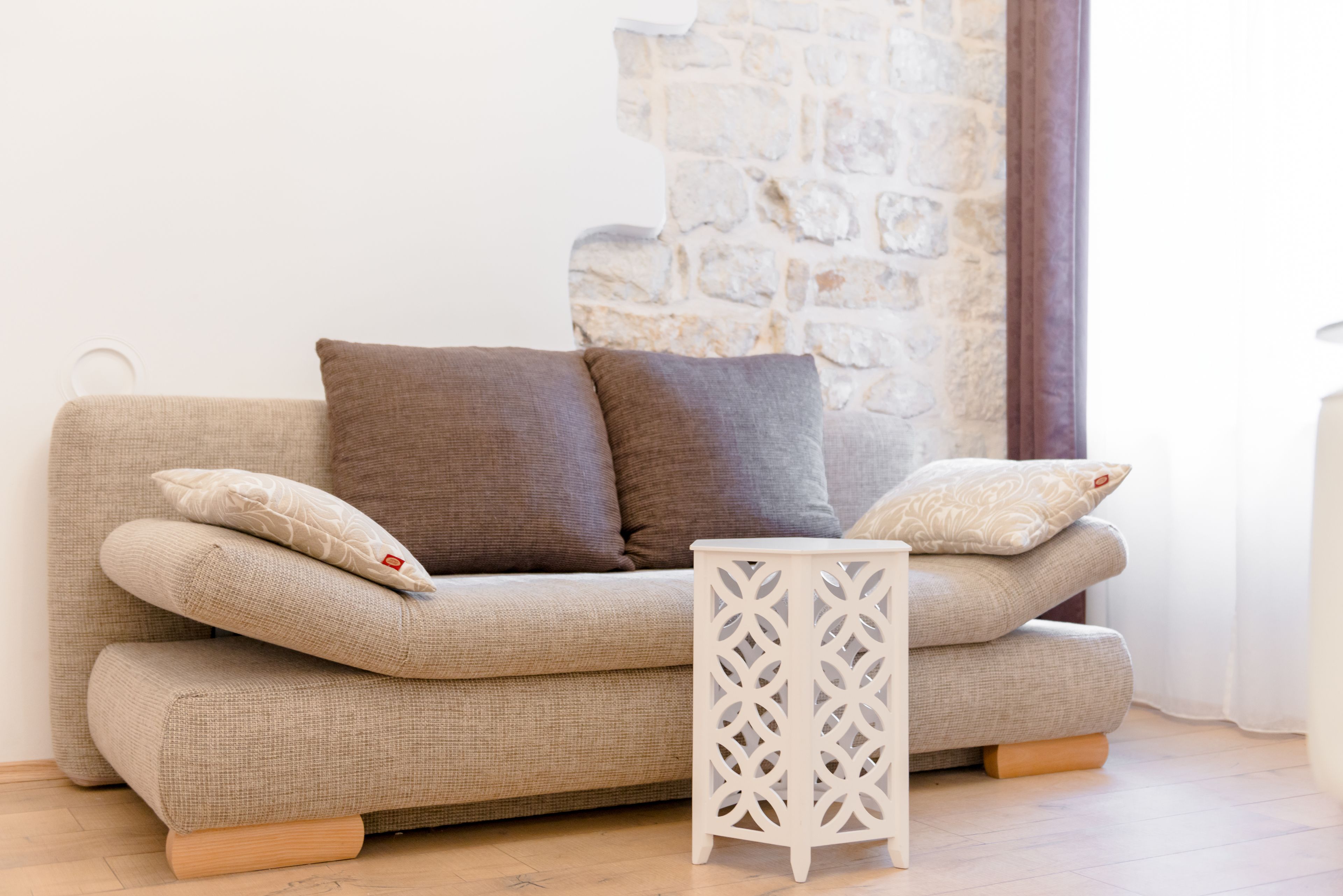 Apartamento Superior | Sala de estar | Televisor de ecrã plano de 90 cm com canais por cabo, televisor 