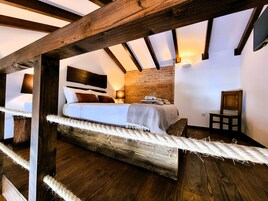 Quarto Familiar | Minibar, quartos insonorizados, berços/camas para crianças grátis 