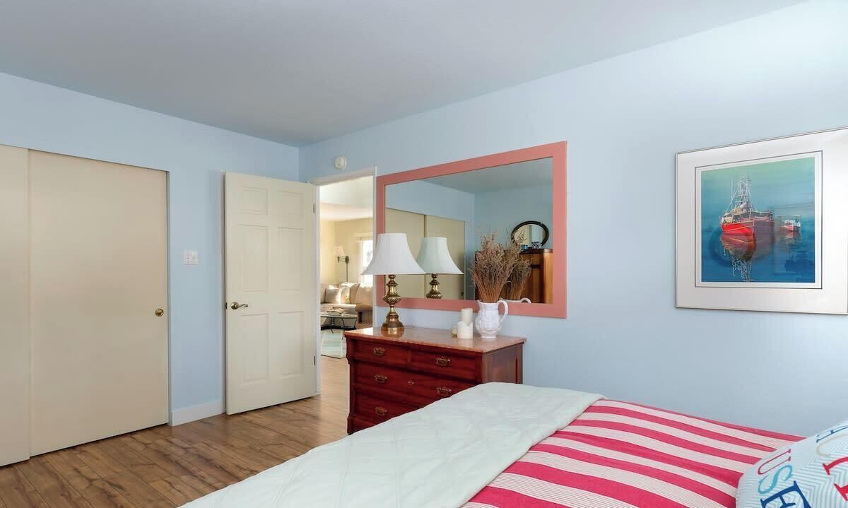 8th Avenue Beach Cottage - Santa Cruz, CA