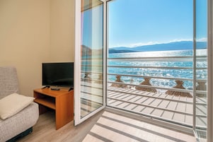 Apartamento, vista para o mar, junto à piscina | Vista do quarto
